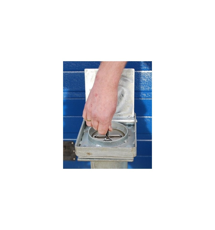 No Parking RB-200B Retractable Telescopic Security Bollard & Post.